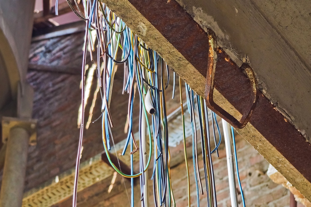Quelques conseils pour dissimuler les câbles dans son intérieur – Coin ...